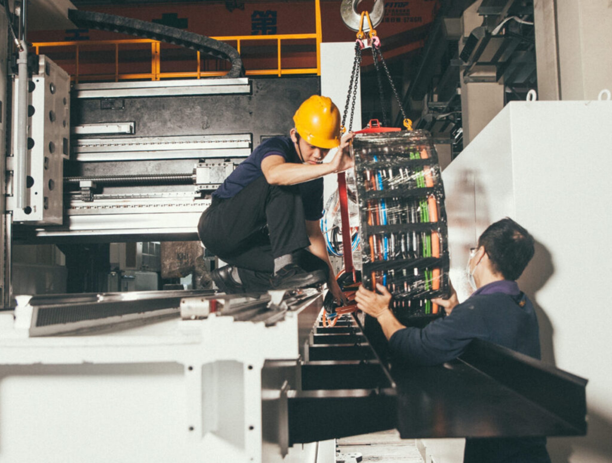 Is professional energy chain installation worth it? | igus® Canada Blog ...